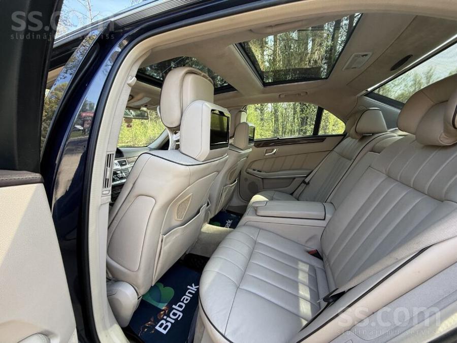 Blue Mercedes-Benz E 350 2013 in Riga, with an engine capacity of 3.00 L and mileage of 283 thousand km for 9998 €, photo 23 on AUTOMOTO.COM.LV