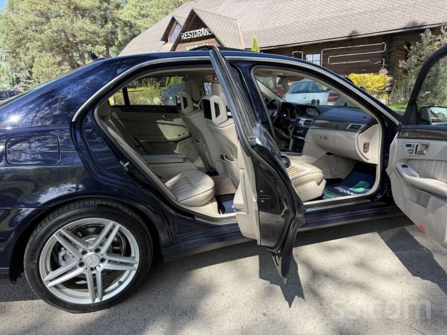 Blue Mercedes-Benz E 350 2013 in Riga, with an engine capacity of 3.00 L and mileage of 283 thousand km for 9998 €, photo 30 on AUTOMOTO.COM.LV