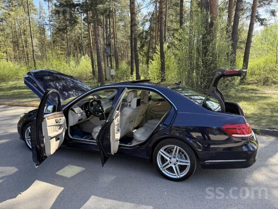 Blue Mercedes-Benz E 350 2013 in Riga, with an engine capacity of 3.00 L and mileage of 283 thousand km for 9998 €, photo 33 on AUTOMOTO.COM.LV
