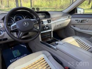 Zils Mercedes-Benz E 350 2013 Rīga, ar dzinēja tilpumu 3.00 L un nobraukumu 283 tūkst. km par 9499 €, foto 25 vietnē AUTOMOTO.COM.LV