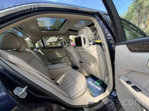 Zils Mercedes-Benz E 350 2013 Rīga, ar dzinēja tilpumu 3.00 L un nobraukumu 283 tūkst. km par 9499 €, foto 31 vietnē AUTOMOTO.COM.LV