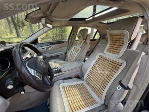 Zils Mercedes-Benz E 350 2013 Rīga, ar dzinēja tilpumu 3.00 L un nobraukumu 283 tūkst. km par 9499 €, foto 34 vietnē AUTOMOTO.COM.LV