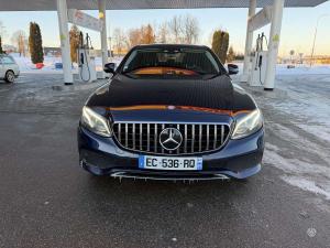 Zils Mercedes-Benz E 350 2016 Tauragė, ar dzinēja tilpumu 2.99 L un nobraukumu 240 tūkst. km par 19000 €, foto 2 vietnē AUTOMOTO.COM.LV