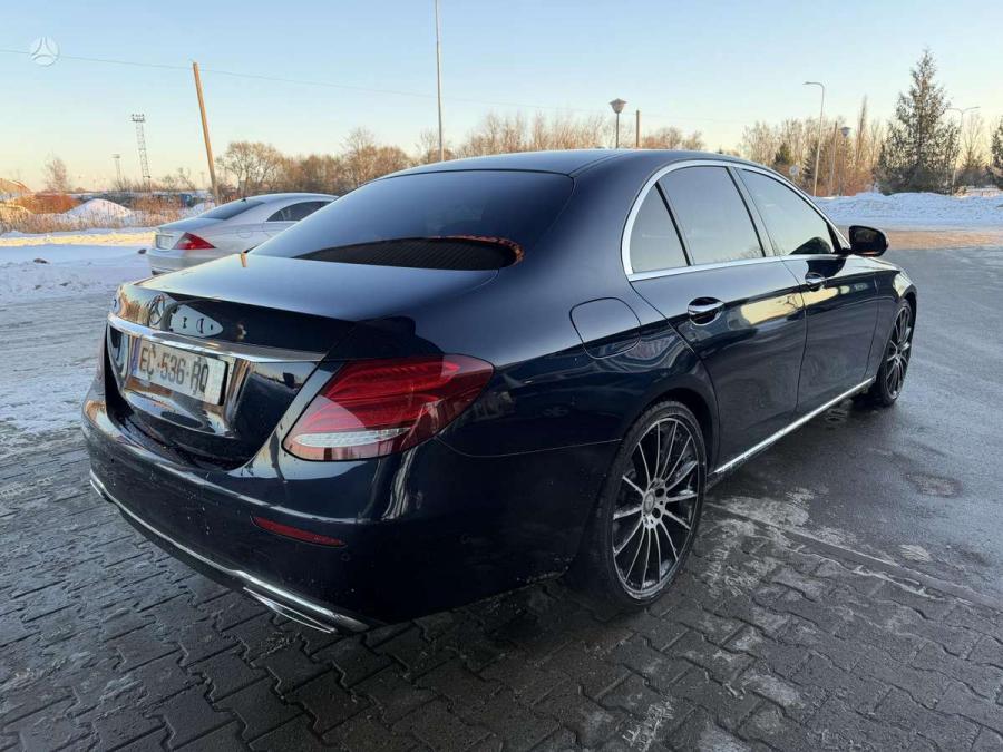 Zils Mercedes-Benz E 350 2016 Tauragė, ar dzinēja tilpumu 2.99 L un nobraukumu 240 tūkst. km par 19000 €, foto 4 vietnē AUTOMOTO.COM.LV