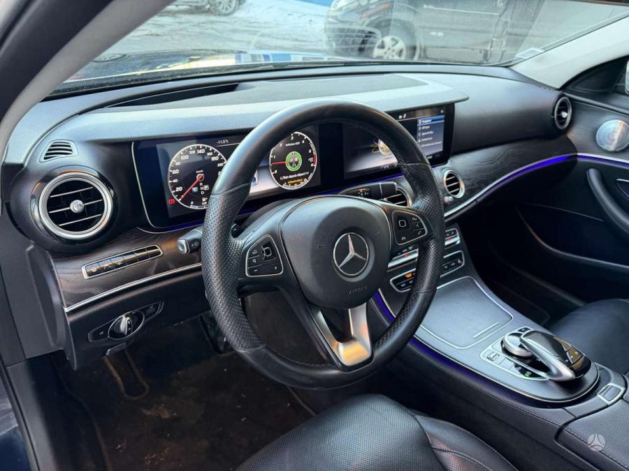 Zils Mercedes-Benz E 350 2016 Tauragė, ar dzinēja tilpumu 2.99 L un nobraukumu 240 tūkst. km par 19000 €, foto 12 vietnē AUTOMOTO.COM.LV