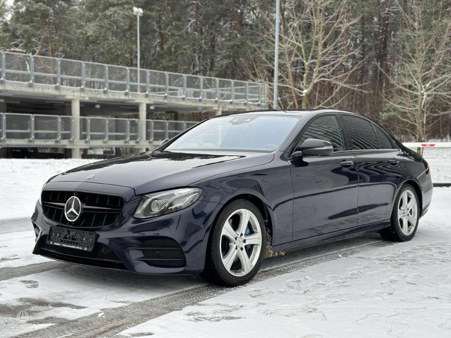 Zils Mercedes-Benz E 350 2016 Viļņa, ar dzinēja tilpumu 1.99 L un nobraukumu 152 tūkst. km par 23499 €, foto 1 vietnē AUTOMOTO.COM.LV
