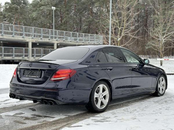 Blue Mercedes-Benz E 350 2016 in Vilnius, with an engine capacity of 1.99 L and mileage of 152 thousand km for 23499 €, photo 4 on AUTOMOTO.COM.LV