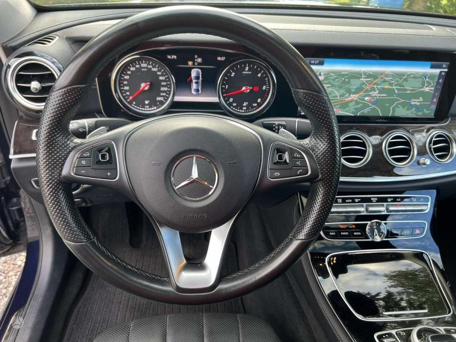 Zils Mercedes-Benz E 350 2016 Kauņa, ar dzinēja tilpumu 2.99 L un nobraukumu 149 tūkst. km par 15750 €, foto 32 vietnē AUTOMOTO.COM.LV
