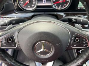 Zils Mercedes-Benz E 350 2016 Kauņa, ar dzinēja tilpumu 2.99 L un nobraukumu 149 tūkst. km par 15750 €, foto 33 vietnē AUTOMOTO.COM.LV