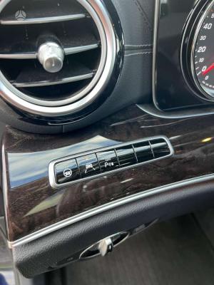 Zils Mercedes-Benz E 350 2016 Kauņa, ar dzinēja tilpumu 2.99 L un nobraukumu 149 tūkst. km par 15750 €, foto 35 vietnē AUTOMOTO.COM.LV