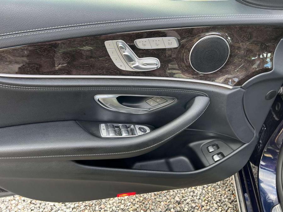 Zils Mercedes-Benz E 350 2016 Kauņa, ar dzinēja tilpumu 2.99 L un nobraukumu 149 tūkst. km par 15750 €, foto 47 vietnē AUTOMOTO.COM.LV