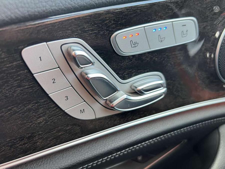Zils Mercedes-Benz E 350 2016 Kauņa, ar dzinēja tilpumu 2.99 L un nobraukumu 149 tūkst. km par 15750 €, foto 48 vietnē AUTOMOTO.COM.LV