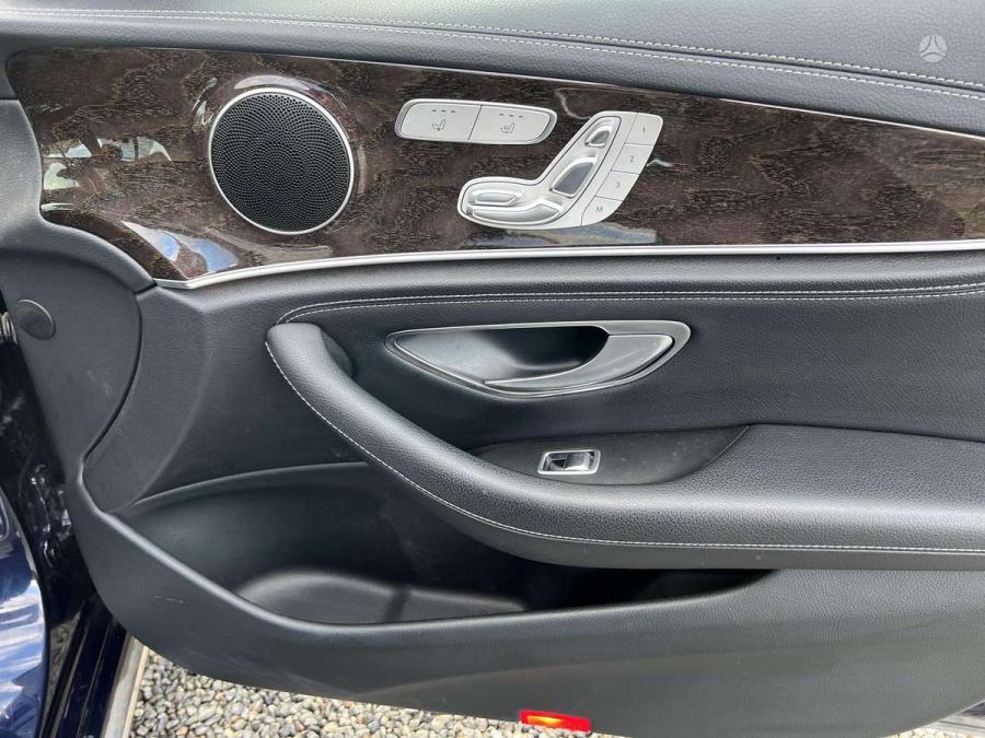 Zils Mercedes-Benz E 350 2016 Kauņa, ar dzinēja tilpumu 2.99 L un nobraukumu 149 tūkst. km par 15750 €, foto 50 vietnē AUTOMOTO.COM.LV