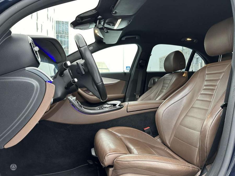 Blue Mercedes-Benz E 350 2016 in Vilnius, with an engine capacity of 1.99 L and mileage of 153 thousand km for 21999 €, photo 10 on AUTOMOTO.COM.LV