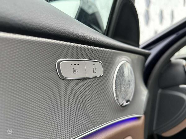 Синий Мерседес E 350 2016 в Вильнюс, объемом двигателя 1.99 л и пробегом 153 тыс. км за 21599 €, фото 9 на AUTOMOTO.COM.LV