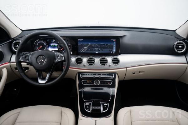 Синий Мерседес E 350 2018 в Таллин, объемом двигателя 2.00 л и пробегом 260 тыс. км за 14999 €, фото 3 на AUTOMOTO.COM.LV