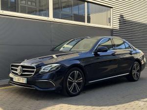 Синий Мерседес E 350 2019 в Вильнюс, объемом двигателя 2.93 л и пробегом 244 тыс. км за 16900 €, фото  на AUTOMOTO.COM.LV