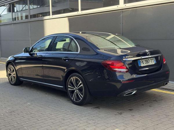 Мерседес E 350 2019 в Вильнюс на AUTOMOTO.COM.LV Синий Мерседес E 350 2019 в Вильнюс, объемом двигателя 2.93 л и пробегом 244 тыс. км за 16900 €, фото 5 на AUTOMOTO.COM.LV