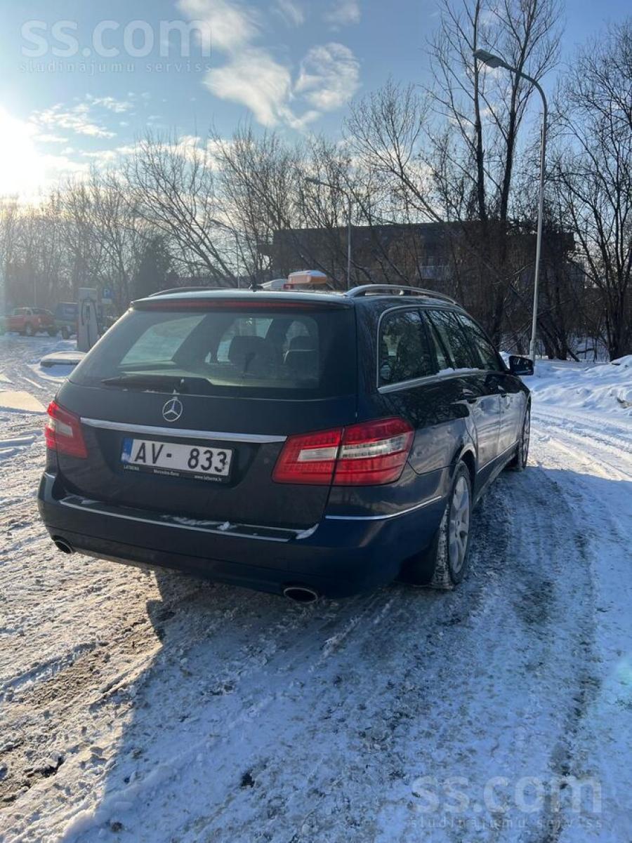 Blue Mercedes-Benz E 350 2010 in Riga, with an engine capacity of 3.00 L and mileage of 345 thousand km for 9500 €, photo 5 on AUTOMOTO.COM.LV