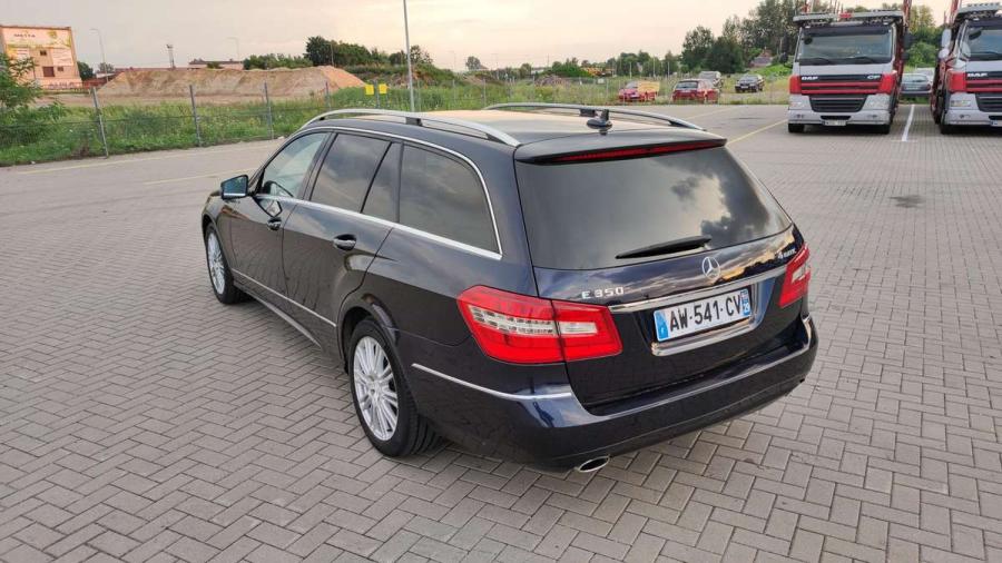 Blue Mercedes-Benz E 350 2010 in Taurage, with an engine capacity of 3.50 L and mileage of 335 thousand km for 6800 €, photo 3 on AUTOMOTO.COM.LV