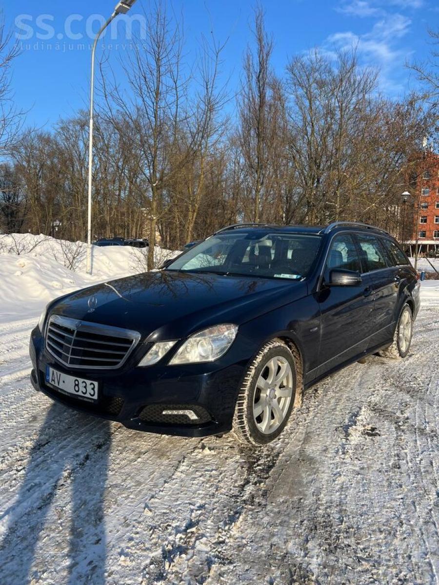Zils Mercedes-Benz E 350 2010 Rīga, ar dzinēja tilpumu 3.00 L un nobraukumu 345 tūkst. km par 8500 €, foto 1 vietnē AUTOMOTO.COM.LV