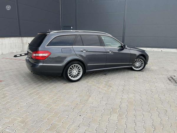 Мерседес E 350 2010 в Шяуляй на AUTOMOTO.COM.LV Синий Мерседес E 350 2010 в Шяуляй, объемом двигателя 2.99 л и пробегом 225 тыс. км за 5750 €, фото 6 на AUTOMOTO.COM.LV