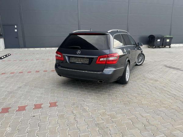 Мерседес E 350 2010 в Шяуляй на AUTOMOTO.COM.LV Синий Мерседес E 350 2010 в Шяуляй, объемом двигателя 2.99 л и пробегом 225 тыс. км за 5750 €, фото 7 на AUTOMOTO.COM.LV