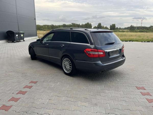 Мерседес E 350 2010 в Шяуляй на AUTOMOTO.COM.LV Синий Мерседес E 350 2010 в Шяуляй, объемом двигателя 2.99 л и пробегом 225 тыс. км за 5750 €, фото 8 на AUTOMOTO.COM.LV