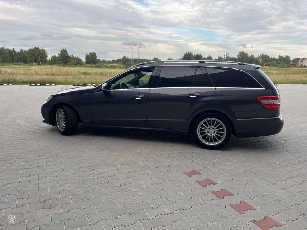 Мерседес E 350 2010 в Шяуляй на AUTOMOTO.COM.LV Синий Мерседес E 350 2010 в Шяуляй, объемом двигателя 2.99 л и пробегом 225 тыс. км за 5750 €, фото 9 на AUTOMOTO.COM.LV