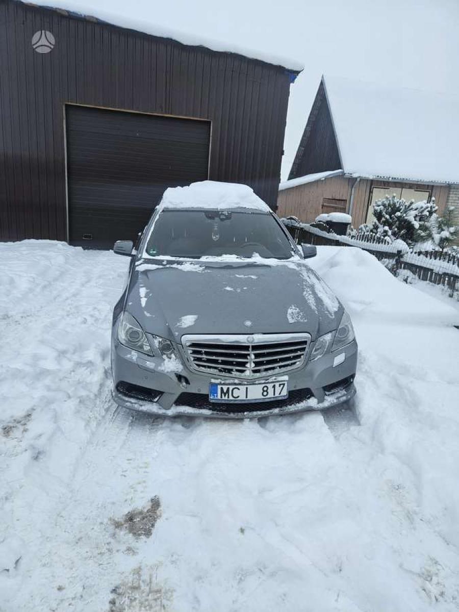 Zils Mercedes-Benz E 350 2011 Širvintos, ar dzinēja tilpumu 2.99 L un nobraukumu 400 tūkst. km par 4600 €, foto 1 vietnē AUTOMOTO.COM.LV