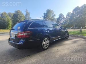 Синий Мерседес E 350 2011 в Рига, объемом двигателя 3.00 л и пробегом 340 тыс. км за 7490 €, фото 5 на AUTOMOTO.COM.LV