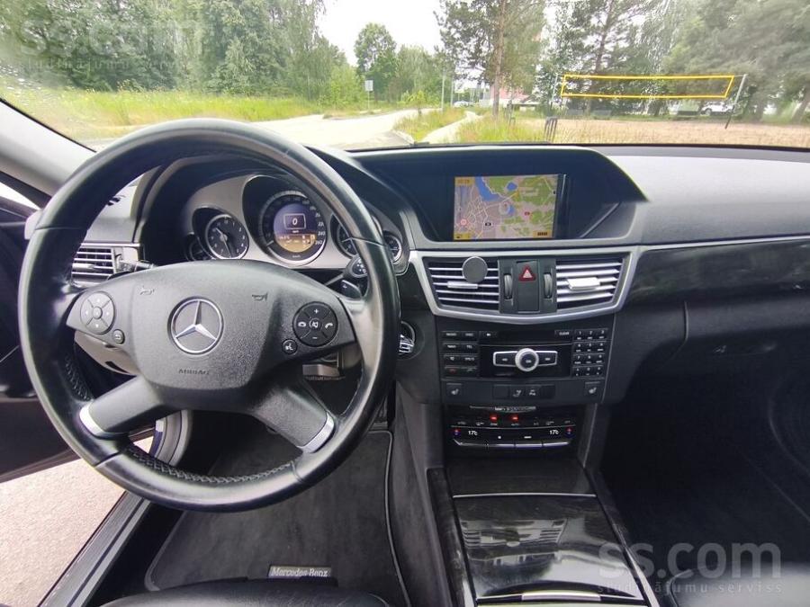 Синий Мерседес E 350 2011 в Рига, объемом двигателя 3.00 л и пробегом 340 тыс. км за 7490 €, фото 18 на AUTOMOTO.COM.LV