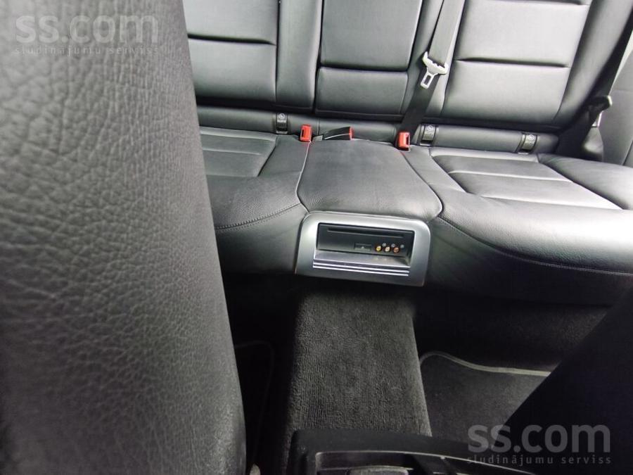 Синий Мерседес E 350 2011 в Рига, объемом двигателя 3.00 л и пробегом 340 тыс. км за 7490 €, фото 21 на AUTOMOTO.COM.LV