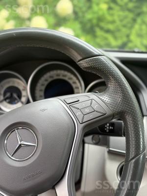 Синий Мерседес E 350 2014 в Юрмала, объемом двигателя 3.00 л и пробегом 310 тыс. км за 12500 €, фото 6 на AUTOMOTO.COM.LV