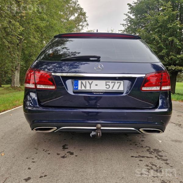 Blue Mercedes-Benz E 350 2015 in Riga, with an engine capacity of 3.00 L and mileage of 257 thousand km for 12950 €, photo 9 on AUTOMOTO.COM.LV