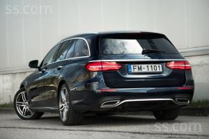 Blue Mercedes-Benz E 350 2017 in Riga, with an engine capacity of 3.00 L and mileage of 171 thousand km for 19999 €, photo 4 on AUTOMOTO.COM.LV