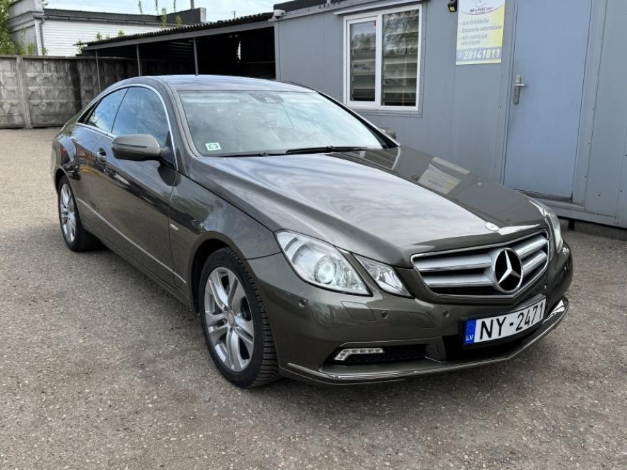 Brown Mercedes-Benz E 350 2009 in Riga, with an engine capacity of 3.00 L and mileage of 123 thousand km for 13500 €, photo 3 on AUTOMOTO.COM.LV