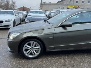Brown Mercedes-Benz E 350 2009 in Riga, with an engine capacity of 3.00 L and mileage of 123 thousand km for 13500 €, photo 7 on AUTOMOTO.COM.LV