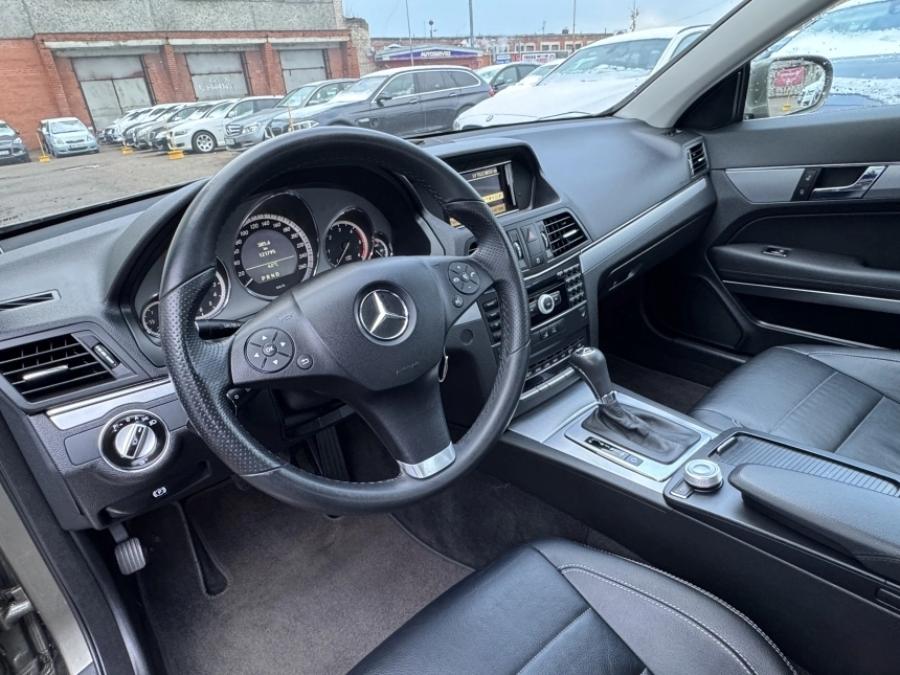 Brown Mercedes-Benz E 350 2009 in Riga, with an engine capacity of 3.00 L and mileage of 123 thousand km for 13500 €, photo 12 on AUTOMOTO.COM.LV
