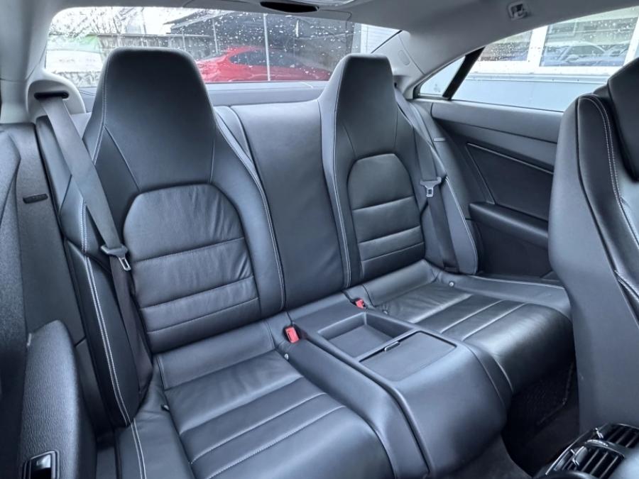 Brown Mercedes-Benz E 350 2009 in Riga, with an engine capacity of 3.00 L and mileage of 123 thousand km for 13500 €, photo 23 on AUTOMOTO.COM.LV