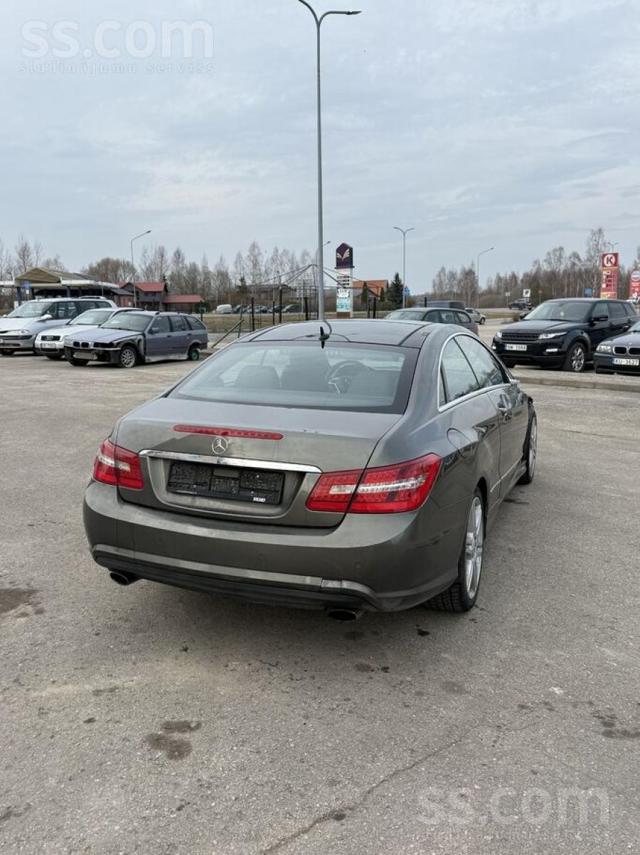 Brūns Mercedes-Benz E 350 2011 Kuldīga, ar dzinēja tilpumu 3.00 L un nobraukumu 406 tūkst. km par 3950 €, foto 4 vietnē AUTOMOTO.COM.LV