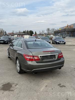 Brūns Mercedes-Benz E 350 2011 Kuldīga, ar dzinēja tilpumu 3.00 L un nobraukumu 406 tūkst. km par 3950 €, foto 5 vietnē AUTOMOTO.COM.LV