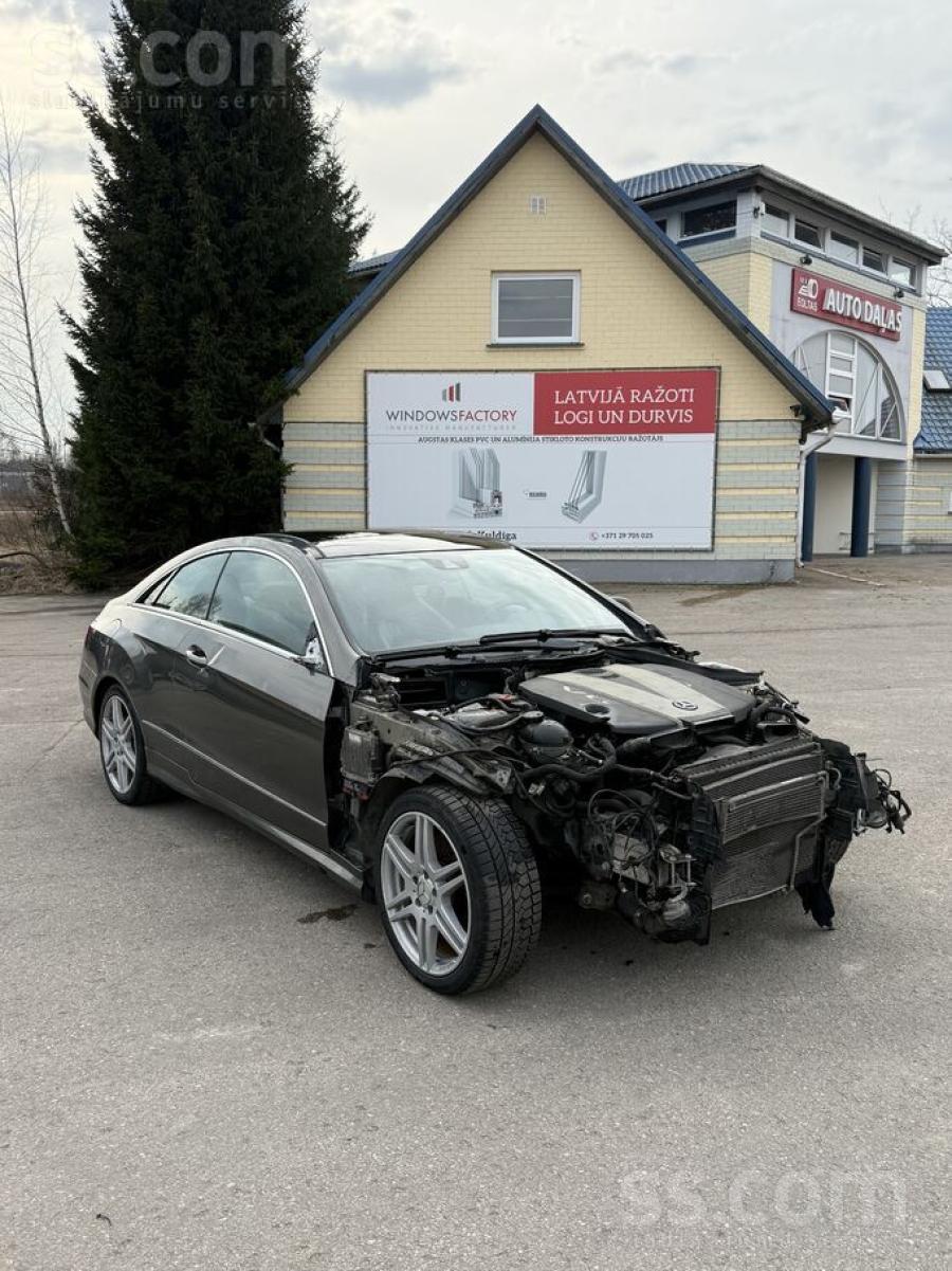 Brūns Mercedes-Benz E 350 2011 Kuldīga, ar dzinēja tilpumu 3.00 L un nobraukumu 406 tūkst. km par 3950 €, foto 7 vietnē AUTOMOTO.COM.LV