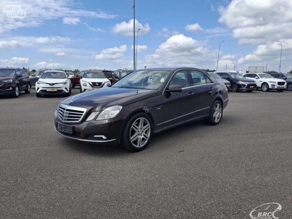 Коричневый Мерседес E 350 2009 в Авиженяй, объемом двигателя 3.00 л и пробегом 291 тыс. км за 5400 €, фото 3 на AUTOMOTO.COM.LV
