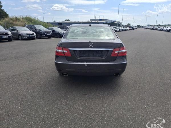Brūns Mercedes-Benz E 350 2009 Avižieniai, ar dzinēja tilpumu 3.00 L un nobraukumu 291 tūkst. km par 5400 €, foto 6 vietnē AUTOMOTO.COM.LV