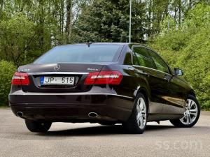 Brown Mercedes-Benz E 350 2010 in Riga, with an engine capacity of 3.50 L and mileage of 197 thousand km for 8970 €, photo 4 on AUTOMOTO.COM.LV