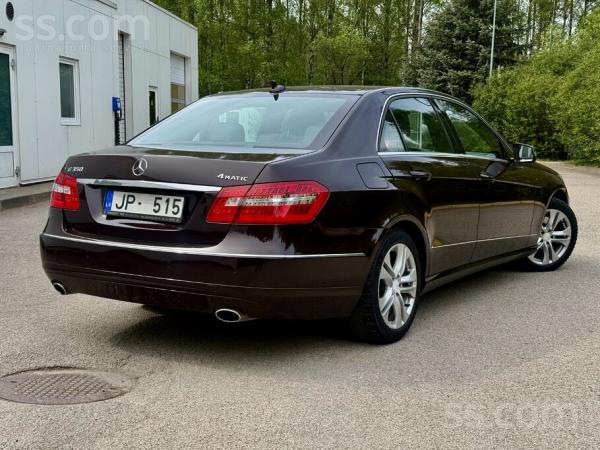 Brown Mercedes-Benz E 350 2010 in Riga, with an engine capacity of 3.50 L and mileage of 197 thousand km for 8770 €, photo 5 on AUTOMOTO.COM.LV
