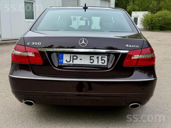 Brown Mercedes-Benz E 350 2010 in Riga, with an engine capacity of 3.50 L and mileage of 197 thousand km for 8770 €, photo 7 on AUTOMOTO.COM.LV