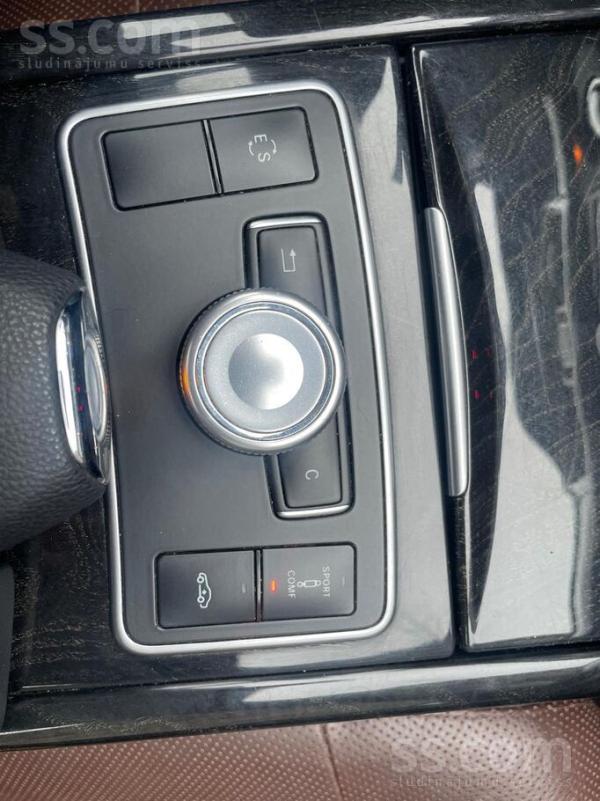 Brūns Mercedes-Benz E 350 2011 Valmiera, ar dzinēja tilpumu 3.00 L un nobraukumu 390 tūkst. km par 8300 €, foto 7 vietnē AUTOMOTO.COM.LV
