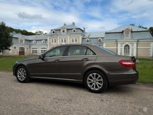 Brown Mercedes-Benz E 350 2013 in Vilnius, with an engine capacity of 3.50 L and mileage of 156 thousand km for 12900 €, photo 4 on AUTOMOTO.COM.LV